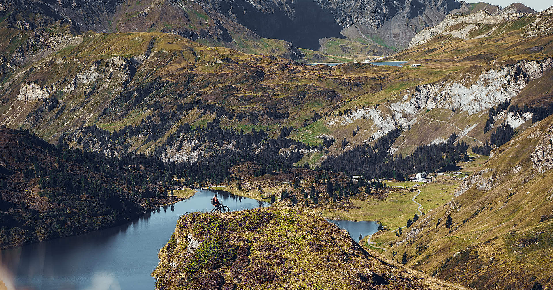 Engelberg Titlis: 4-lake hike Engelberg - experience nature between ...